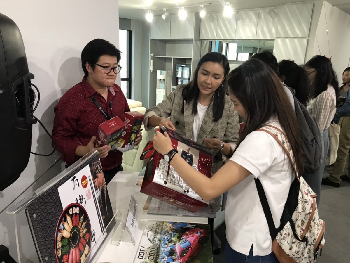 ริคโคร่วมออกบูธแสดงงานพิมพ์ ในงานอบรมบรรณาธิการรุ่นที่ 4 - Riccoprint โรงพิมพ์ราคาถูก